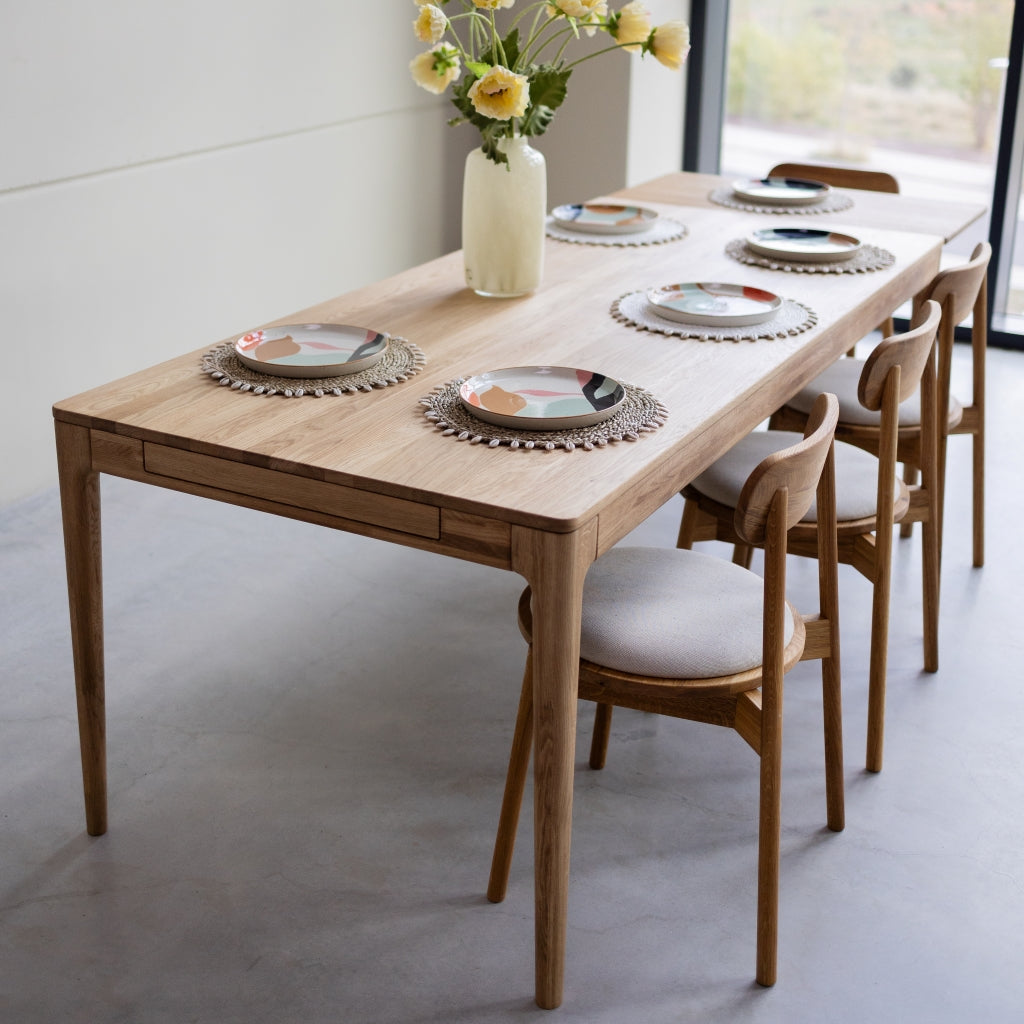 Mesa de comedor extensible de madera maciza roble BERGAMO – Mobel.store